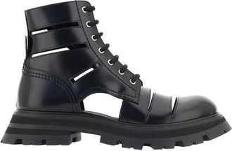 Alexander McQueen Cut-Out Wander Combat Boots - - Shoes - Damen - Schwarzk - 37 1/2 EU