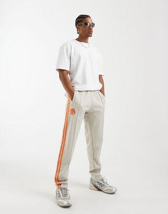 adidas adidas Performance - FC Bayern Originals - Pantalon de surv&ecirc;tement - Beige-Neutral