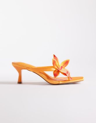 Simmi London SIMMI London - Ruby - Sandales &agrave; petit talon et d&eacute;tail fleur - Orange