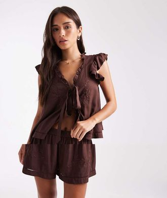 Miss Selfridge Kurzes Pyjama-Set in Schokobraun mit Rüschendetails-Brown