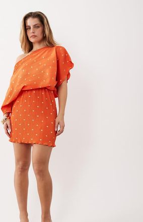Never Fully Dressed Petite - Tilly - Robe courte pliss&eacute;e &agrave; &eacute;paules d&eacute;nud&eacute;es - Orange