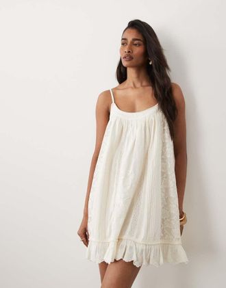 Miss Selfridge Robe trap&egrave;ze &agrave; fines bretelles - Cr&egrave;me-Blanc