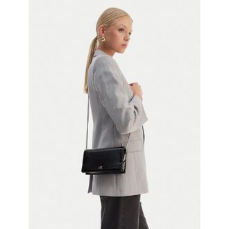 Calvin Klein Handtasche Calvin Klein Ck Metallic Wallet On Chain LV04F3320G Schwarz