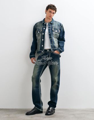True Religion jean coupe loose Ricky &agrave; poches &agrave; rabat et surpiq&ucirc;res corde, d&eacute;lavage bleu us&eacute;