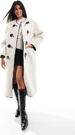 4th & Reckless Mantel aus Lammfellimitat in Cremeweiß mit Knebelknopfverschluss