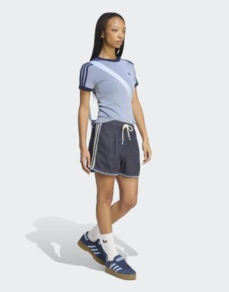 adidas Originals Resort S - Jeansshorts in Indigoblau