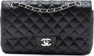 Chanel Hobo Bags - Medium Classic Perforated Lambskin Double Flap - Gr. unisize - in Schwarz - f&uuml;r Damen