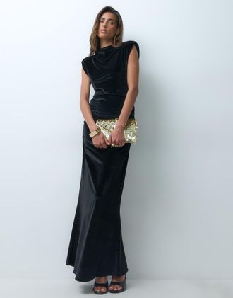 Asos robe longue en velours &agrave; &eacute;paulettes noire