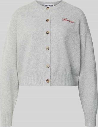 Review Strickjacke mit Label-Stitching