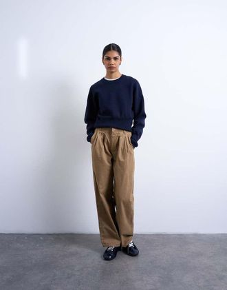 Topshop Cropped-Hose in Olivgrün mit Biesen in der Taille