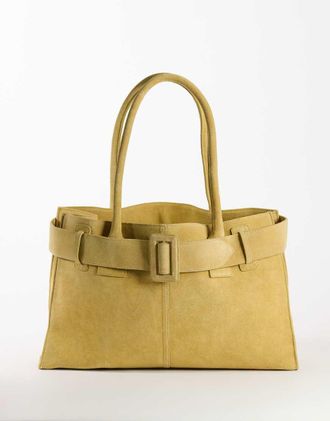 Topshop Tammy grand cabas en daim v&eacute;ritable avec d&eacute;tail de ceinture couleur buttermilk-Jaune
