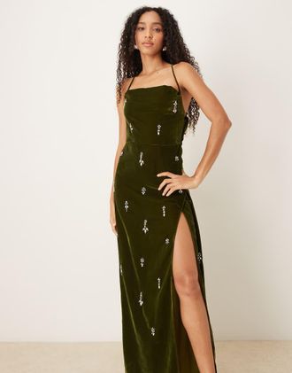 Hope & Ivy Verziertes Samt-Maxikleid in Khaki mit Wasserfallausschnitt-Gr&uuml;n