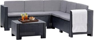 Dmora Loungeset f&uuml;r drau&szlig;en Camerota, Outdoor-Lounge mit Couchtisch mit Kissen, Gartenkomposition mit Sofa und Sesseln, Made in Italy, Anthrazit - Dmora