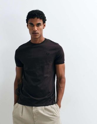 Fred Perry t-shirt &agrave; double liser&eacute; marron fonc&eacute;