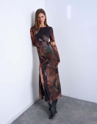 Topshop Robe longue en tulle &agrave; manches longues avec imprim&eacute; abstrait flou - Multicolore