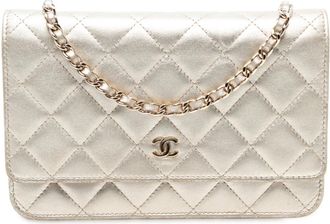 Chanel Hobo Bags - CC Quilted Metallic Lambskin Wallet on Chain - Gr. unisize - in Gold - f&uuml;r Damen