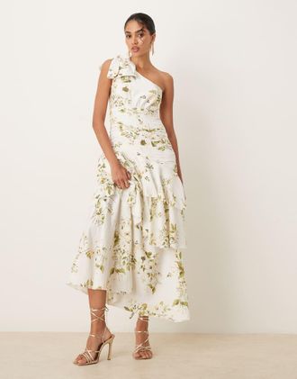 Vila Hochwertiges Maxikleid mit One-Shoulder-Tr&auml;ger und Statement-R&uuml;schen aus cremefarbenem Blumenprint-Marineblau