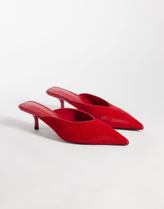 Asos Surprise - Mules pointues &agrave; petits talons en cuir v&eacute;ritable effet poils - Rouge