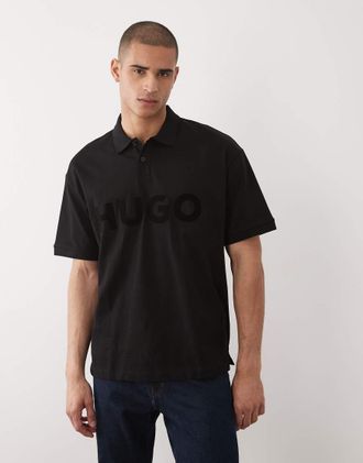 HUGO BOSS HUGO Red - T-shirt oversize &agrave; logo imprim&eacute; et col boutonn&eacute; - Noir