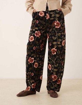 Asos Pantalon bouffant en velours c&ocirc;tel&eacute; &agrave; imprim&eacute; fleurs-Multicolore