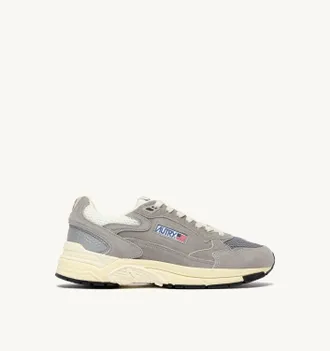 Autry BASKETS HYPERWAY EN DAIM ET MESH MARSHMALLOW ET PLUMBEO