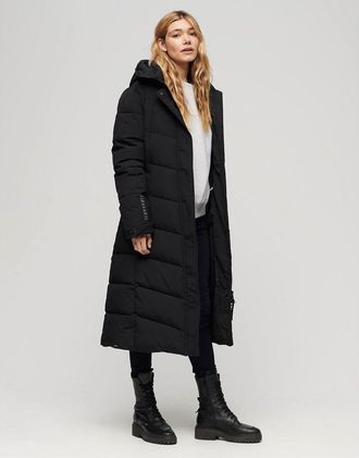Superdry City - Langer Steppmantel in Schwarz mit Chevron-Steppung