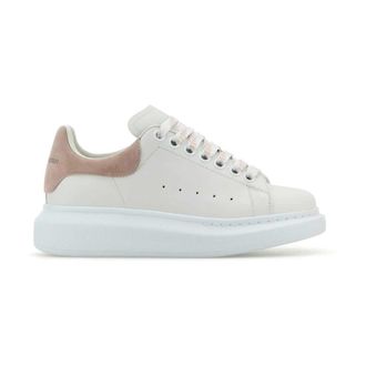 Alexander McQueen Wei&szlig;e Ledersneakers mit Rosa Wildlederabsatz - - Shoes - Damen - Wei&szlig; - 36 EU