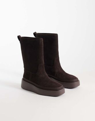 Calvin Klein bottine flatform en daim d&eacute;perlant avec doublure en fausse fourrure, marron chocolat