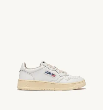 Autry BASKETS MEDALIST LOW EN NAPPA BLANC SUPER SOFT