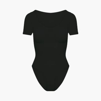 creamy fabrics T-Shirt Bodysuit Sculpting Shapewear mit Slip