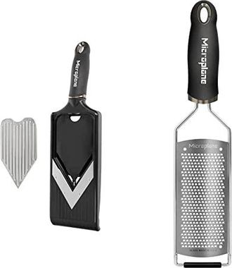 Microplane Verstellbarer Gemüsehobel mit V-Klinge und Julienneklingen-Einsatz mit Edelstahlklingen inkl. Fingerschutz & Küchenreibe Fein für Hartkäse, Zitrusfrüc