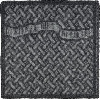 Öjbro Vantfabrik Futhark gewebte Sitzkissen Sitzunterlage Wolle faltbar 43x43 cm Sitzmatte Schafwolle Folklore Sitzpolster Sitzauflage Indoor Outdoor Auto Russ/grau