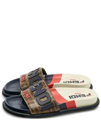 Fendi claquettes &agrave; lettres en toile effet enduit Mania 36,5 - Marron