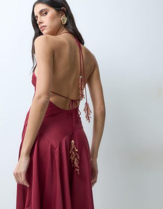 Asos robe longue asym&eacute;trique &agrave; col halter avec liens orn&eacute;s au bout en rouge fonc&eacute;-Multi