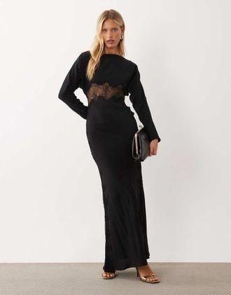 Asos robe longue coupe biais noire avec appliqu&eacute; en dentelle sur la manche-Bleu