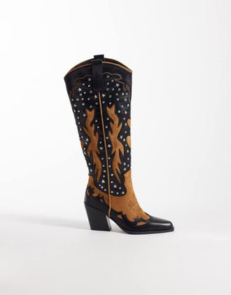 Azalea Wang Azalea Wang - Kalpana - Verzierte, kniehohe Westernstiefel in Schwarz und Orange