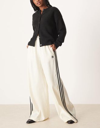 adidas Originals Pantalon de jogging ample en satin - Crème-Blanc