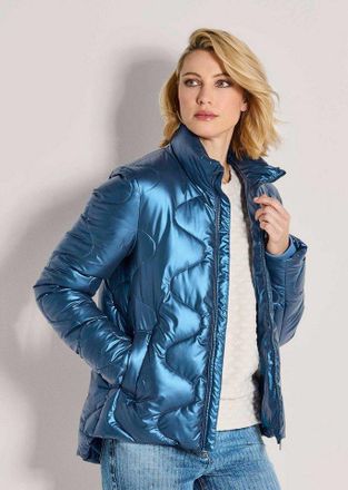 Madeleine Outdoorjacke Gl&auml;nzende Winterjacke mit Kapuze Schimmernde Steppung, hoher Kragen, Kapuze