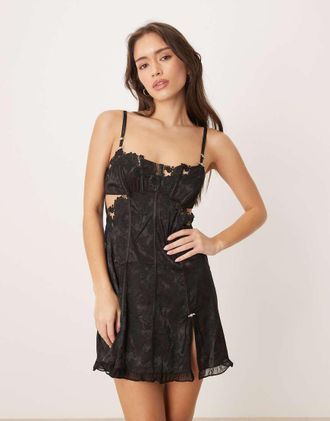 For Love & Lemons Blissful Blooms - Besticktes Tr&auml;gerkleid aus Chiffon in Schwarz