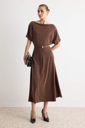 Trendyol Einfarbiges Midikleid, knielang, Skater-Silhouette f&uuml;r Damen - Braun