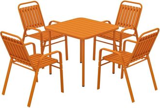 OUTSUNNY Salon de jardin ext&eacute;rieur 4 places 5 pi&egrave;ces - chaises empilables - plateau effet bois acier orange