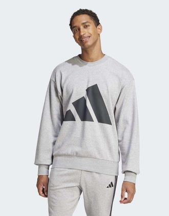 adidas adidas Performance - Essentials - Sweatshirt aus French Terry in meliertem Mittelgrau / Schwarz mit gro&szlig;em Logo