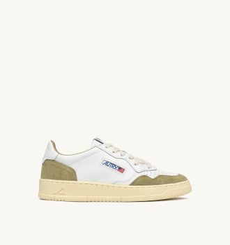Autry BASKETS MEDALIST LOW EN CUIR BLANC ET DAIM GREY GREEN