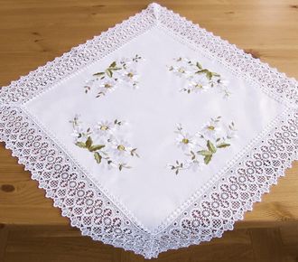 Matches 21 matches21 Mitteldecke/Tischdecke Stickerei mit Spitze und Motiv Blume Tischw&auml;sche wollwei&szlig;-bunt 60x60 cm Polyester