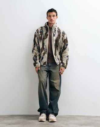 Asos polaire borg zipp&eacute;e coupe relaxed &agrave; imprim&eacute; camouflage marron-Multi