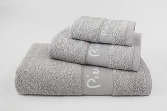 Pierre Cardin Set mit 3 Handt&uuml;chern mit Logo, Frisiertisch, Waschbecken und Dusche, perlgrau