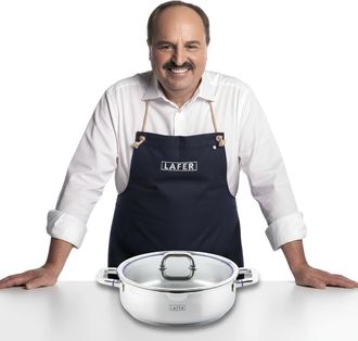 Lafer Johann Lafer - Kochtopf Induktion - Bratentopf 28 cm 4,5 L Edelstahl mit Glasdeckel | Akkutherm-Speichersystem & &Ouml;l-Dosiersystem | Backofen & Sp&uuml;lmasc