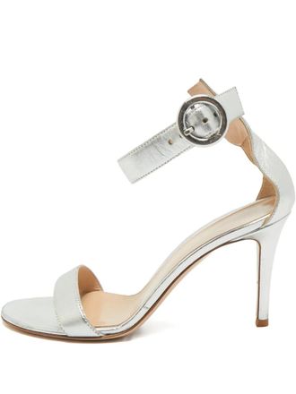 Gianvito Rossi Portofino Sandalen mit Kn&ouml;chelriemen - Silber