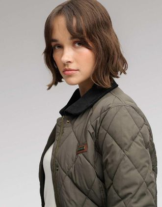 Superdry veste doublure &agrave; liser&eacute;s en velours c&ocirc;tel&eacute; kaki arm&eacute;e-Vert
