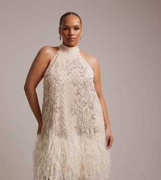 Asos Curve ASOS DESIGN Curve - Robe courte dos nu ornement&eacute;e &agrave; fleurs avec ourlet &agrave; plumes synth&eacute;tiques-Blanc